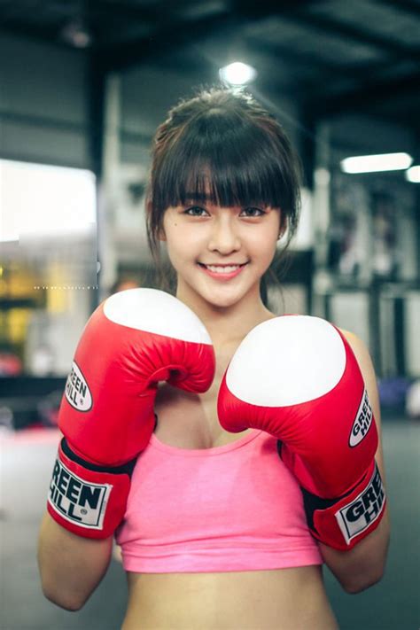 Hành trình lột xác của Khả Ngân Từ hot girl boxing trở thành mỹ nhân