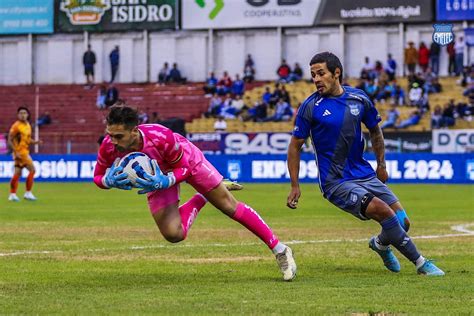 La Explosión Azul de Emelec se realizó en Cuenca los azules ganaron su
