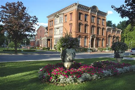 11 Must Visit Small Towns In New York State Head Out Of NYC On A Road