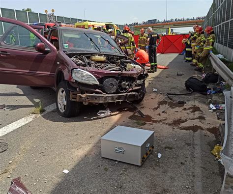 Ogromny zator na autostradzie Groźny wypadek na A4 koło Tarnowa