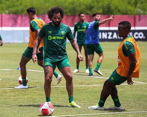 Confira o retrospecto entre Fluminense e Vasco da Gama Saudações