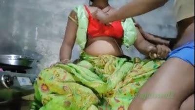 Samayal Araiyil Magan Tamil Amma Mulai Kasaki Pundai Sex Incest Sex