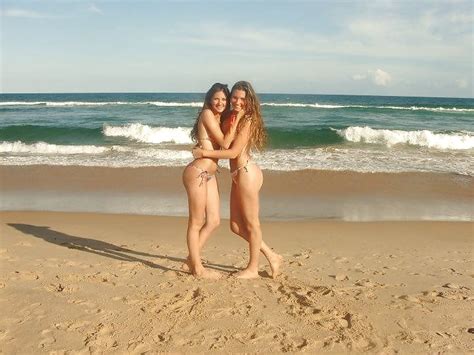 Tribuidades africanas y tradiciones sexuales Chicas desnudas y sus coños