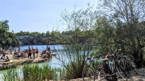 Kąpielisko Zakrzówek pływające baseny i plaża Kraków