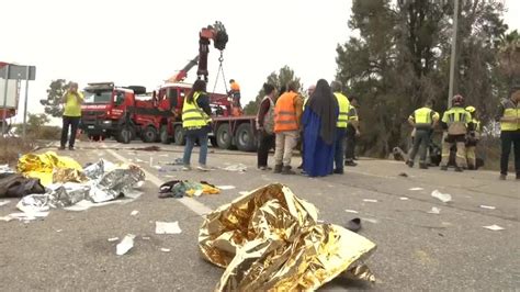 Al menos una mujer muerta y 39 heridas tras el accidente de un autobús