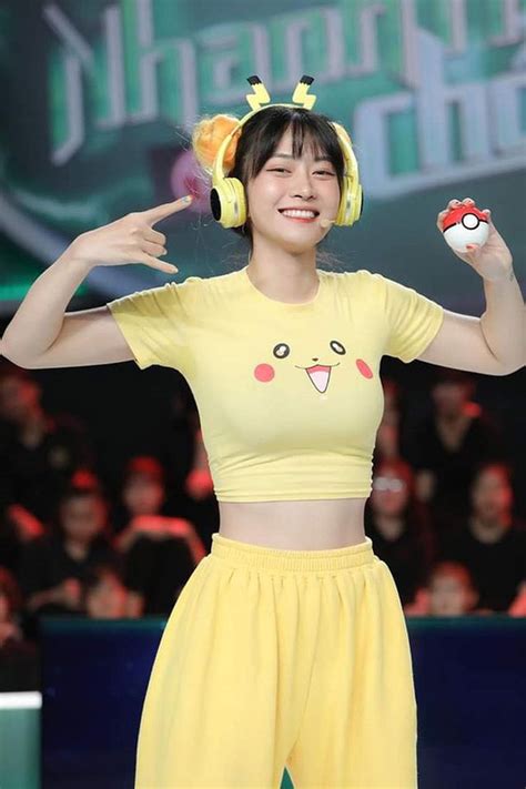 Cư dân mạng khai quật hình ảnh hotgirl TikTok Lê Bống thời còn đi học