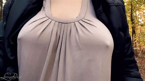 Harte Nippel durchs Hemd draußen kurzes Necken xHamster