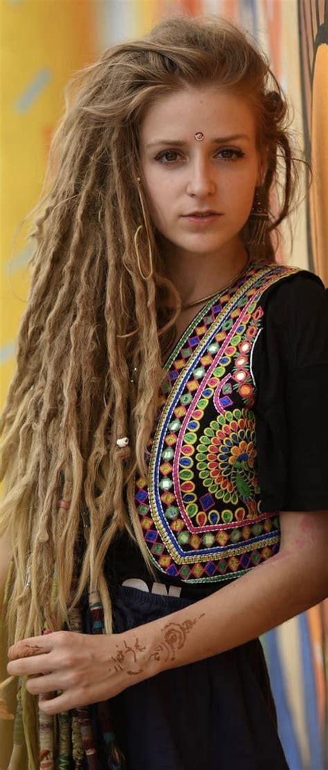 Pin By Momo On Dreads Dreadlocks Girl Dreadlock Hairstyles Hair Styles