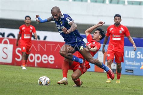 PERSIB BANDUNG KALAHKAN BORNEO FC ANTARA Foto