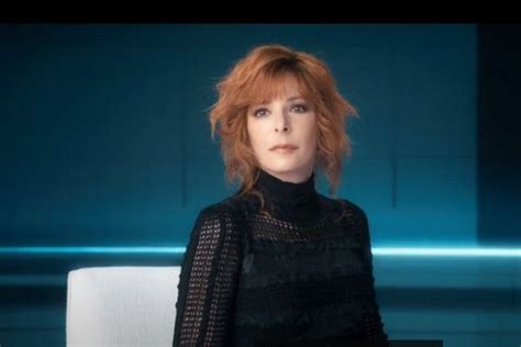 Vidéo Mylène Farmer dans l espace avec AaRON pour le clip Rayon vert