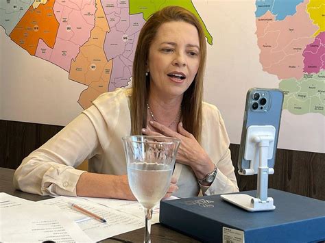 Em Entrevista Ciro Define Senadora Jana Na Farias Como Assessora Para