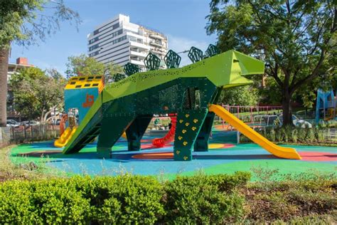 5 plazas con juegos renovados para chicos te están esperando