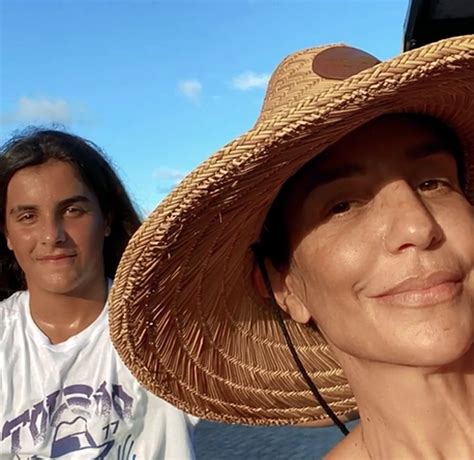 Filho de Ivete Sangalo mostra braço musculoso em academia e fãs brincam