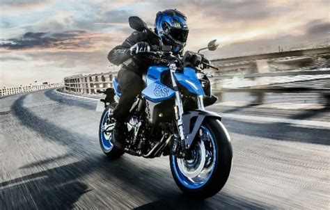 Sporty Dan Sangar Suzuki Luncurkan Motor Sport Naked Bike Bermesin 800