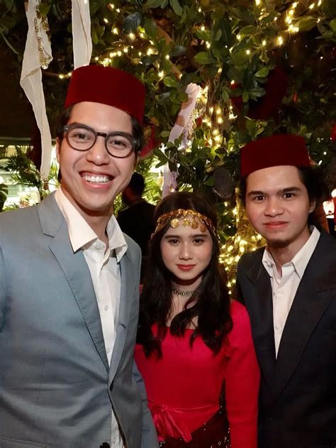 6 Potret Tissa Biani Dan Dul Jaelani Dalam Acara Henna Night Di London