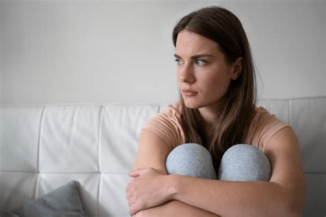 15 Dangers Of Dating An Insecure Woman Growth Lodge