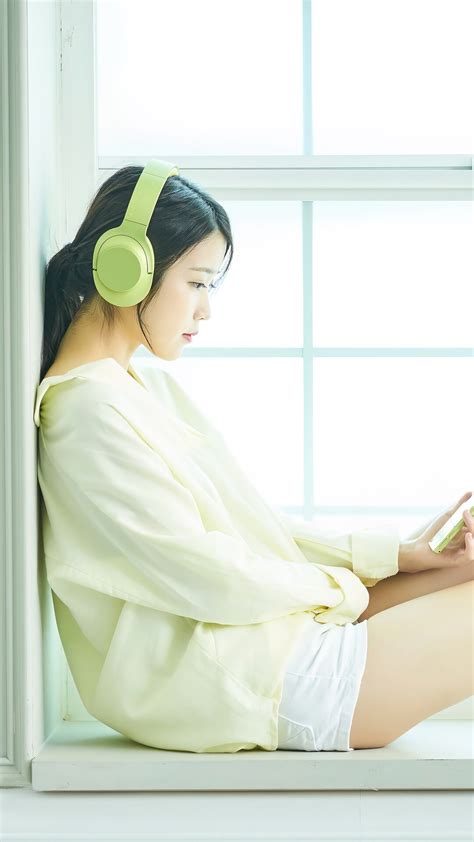 IU Lee Ji Eun Kpop Girls Korean Singer Celebrity HD Phone