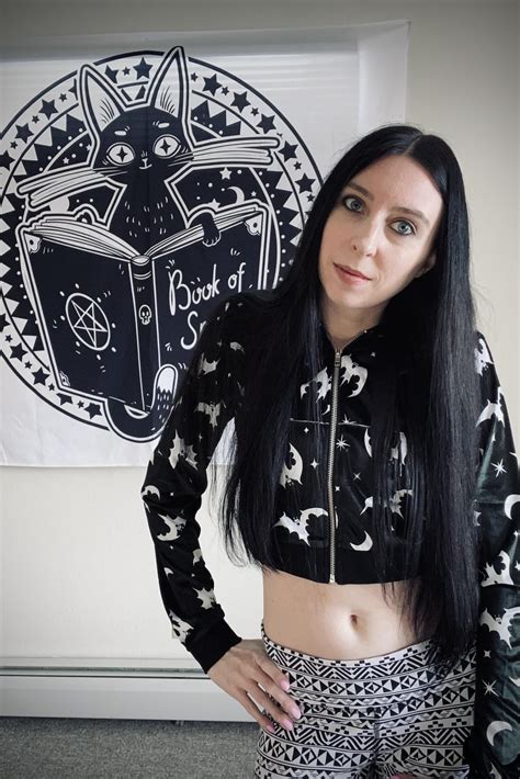 Licking My Belly Would Be My Favorite T 🥰 Rbellybuttons