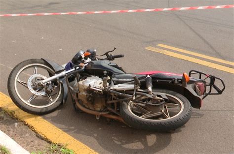 Homem Morre Depois De Bater Moto Contra Poste Em Maring Norte E