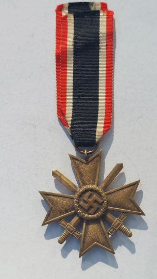 VÁLEČNÝ ZÁSLUŽNÝ KŘÍŽ 2 STUPNĚ 1939 S MEČI TOP Aukro