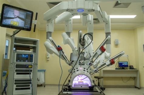 Santa Casa de Porto Alegre lança curso básico de cirurgia robótica