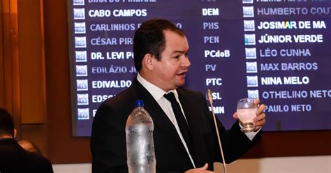 Blog do Sabá Rafael Leitoa bebe água da ETA de Timon e oferece a