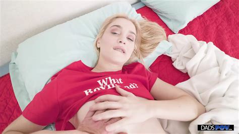 Sarışın genç kız Anastasia Knight üvey babasını baştan çıkarıyor xHamster