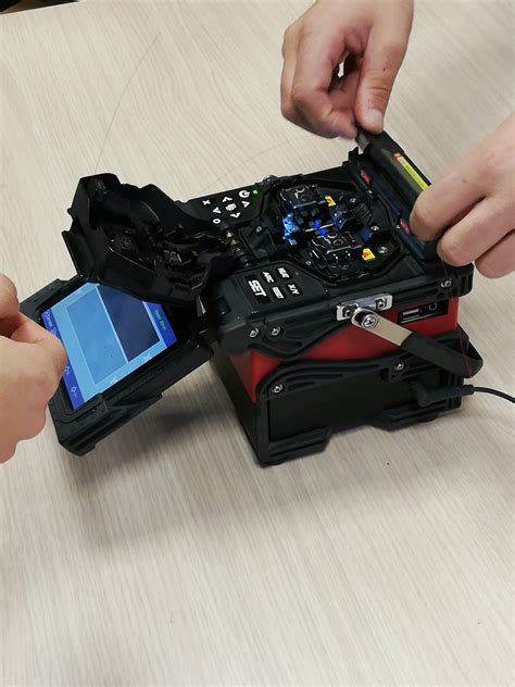 CURSO DE INSTALACIÓN Y MANTENIMIENTO DE REDES DE FIBRA ÓPTICA Y FTTH