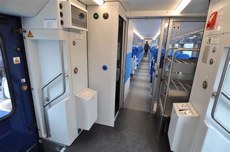Jak wyglądają od środka nowe Flirty 3 dla PKP Intercity zdjęcia