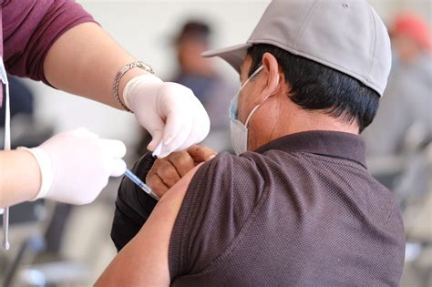 Abren registro para dosis de refuerzo a adultos mayores Tráfico ZMG
