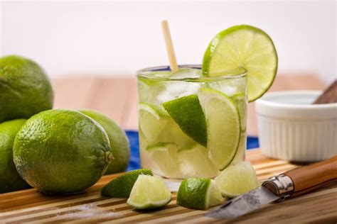 Receitas de caipirinha 07 opções diferentes para se divertir os