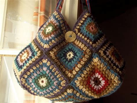 grand sac 22 carrés granny en laine Tricot et crochet Fleurs