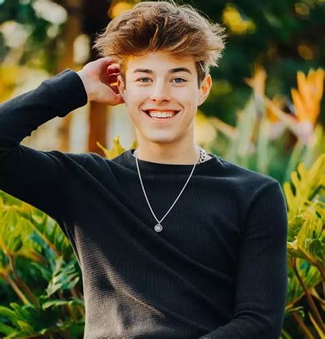 Jeremy Hutchins Age Girlfriend Net Worth And Biography