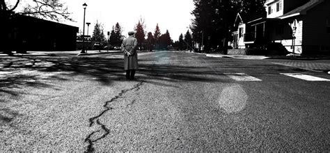 Images Gratuites Homme La Personne Noir Et Blanc Rue Trottoir