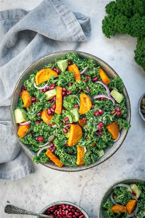 Grünkohl Salat mit Süßkartoffeln und Tahini Rezept Elle Republic
