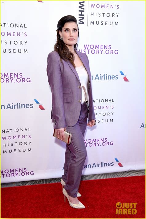 Kristen Bell Frozen Co Star Idina Menzel Reunite On The Red Carpet