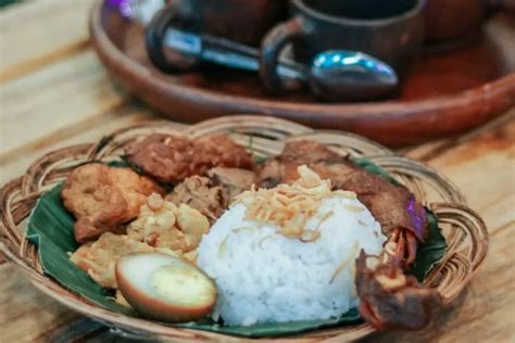 REKOMENDASI 5 Tempat Makan Enak Di Bogor Ada Makanan Sunda Hingga