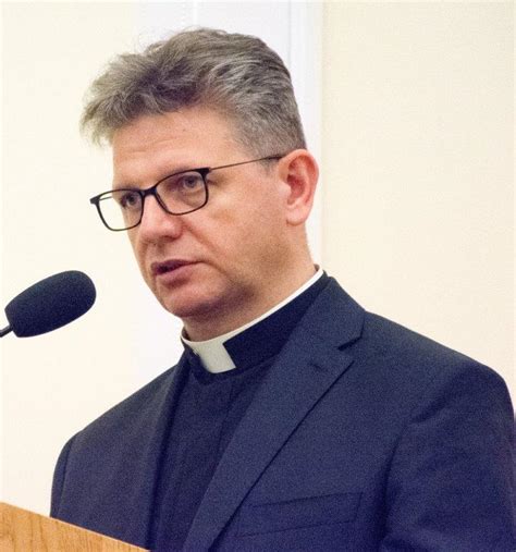 Ks prof Piotr Goliszek w szkole powinna być religia i etyka PolskiFR
