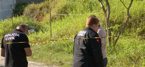 Corpo de mulher morta pelo menos 8 tiros em Santa Rita PB é