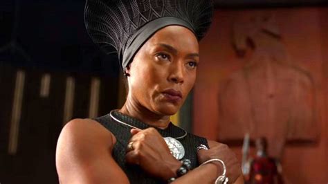 Angela Bassett é nomeada ao Hall de Lendas da Disney