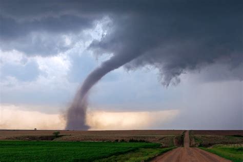 Como se forman os tornados consecuencias e tipos Meteoroloxía da rede