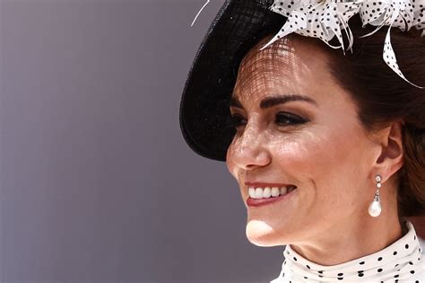 Kate Middleton Copia A La Reina Letizia E Impone Los Lunares Como