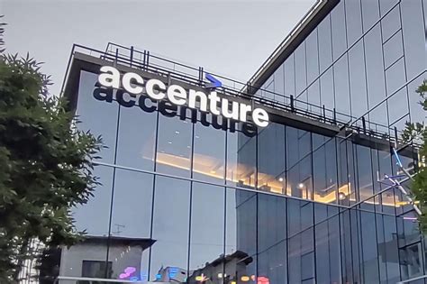 Accenture To Lay Off Around 900 Employees Edge Middle East
