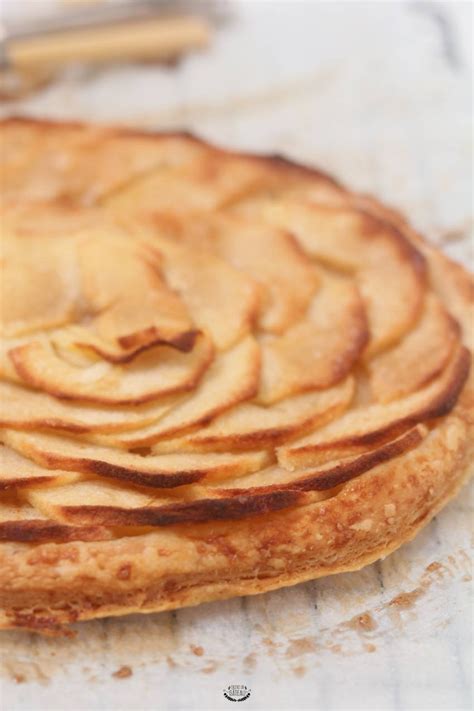 Tarte fine aux pommes sur pâte feuilletée Recette facile