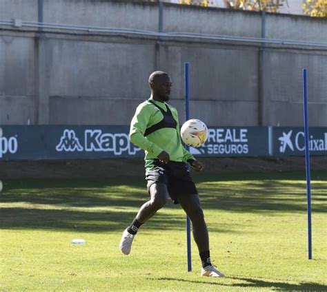 Real Betis Manuel Pellegrini Repousse Le Retour De Youssouf Sabaly
