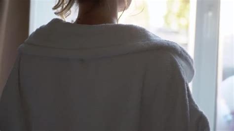 Vidéos pour Femme se déshabillant Femme se déshabillant clips vidéo HD