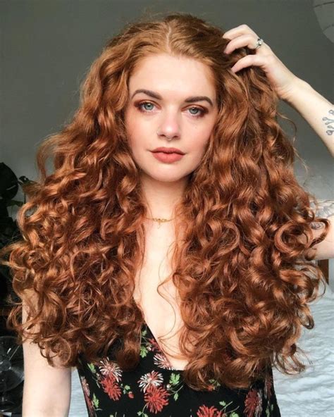 Top 12 Long Hairstyles For Oval Faces In 2021 Hair Color Auburn