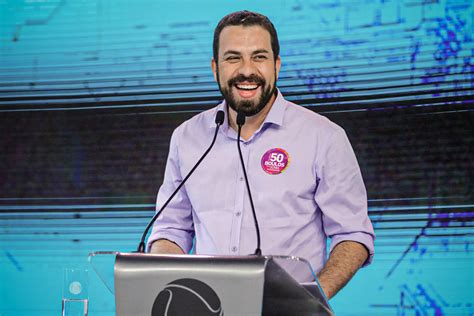 PSB anuncia apoio à candidatura de Guilherme Boulos em São Paulo