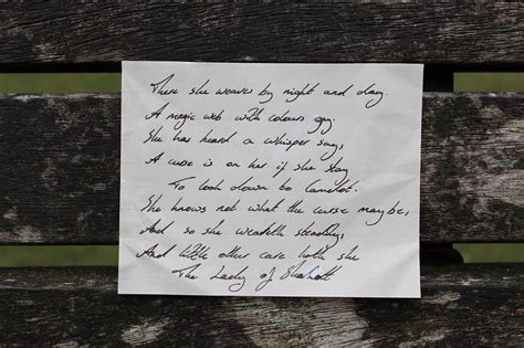 Descifrando el Significado del Poema Preludio Un día una canción
