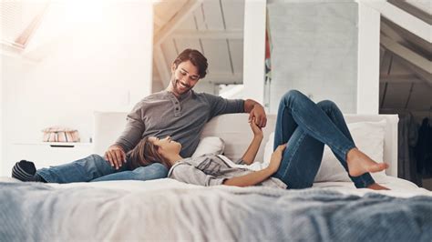 Descubre las 3 señales de que una relación avanza demasiado rápido OvIgem